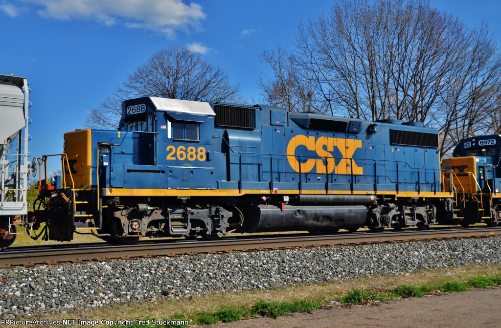CSX 2688 was added to provide power for itself and the 2372.
